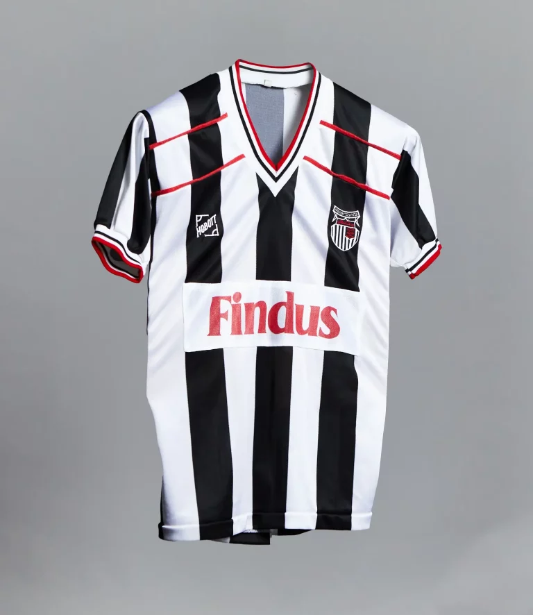 1983 - 1984 - Home striped - replica full kit Hobott/Findus - Small ...